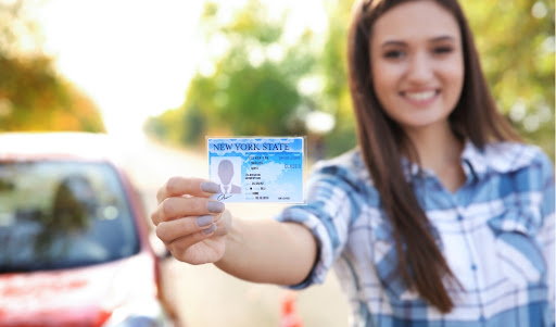 What are the Benefits of UAE Driving License?
